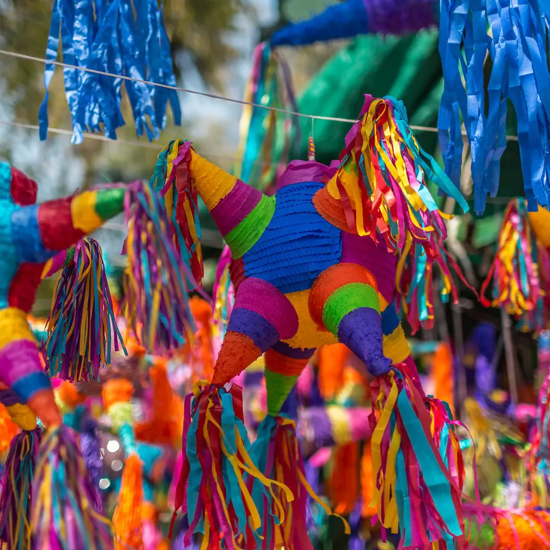 Inicia venta de piñatas por fiestas decembrina. | La Onda Oaxaca