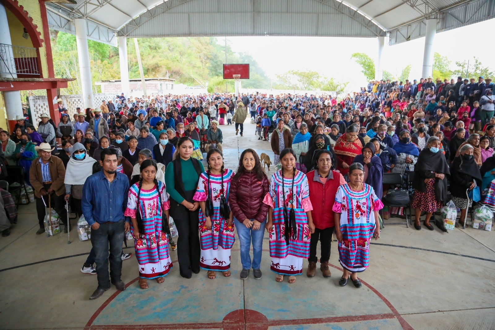 Entrega DIF Oaxaca dotaciones alimentarias a las familias de la Sierra ...